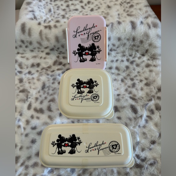 Disney | Kitchen | Disney Mickey And Minnie Lovehearts Forever Food ...